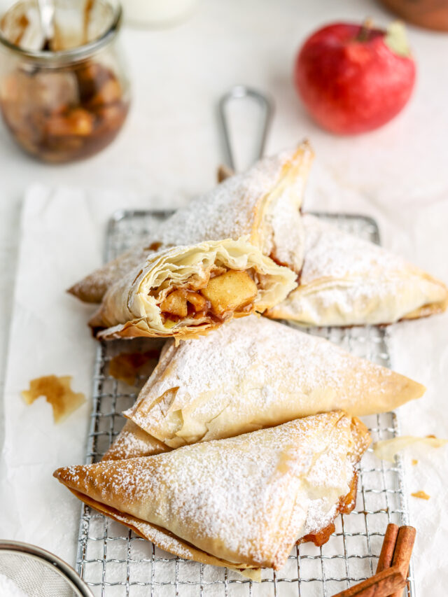 Apple Turnovers with Phyllo Dough Recipe - Parsley and Icing